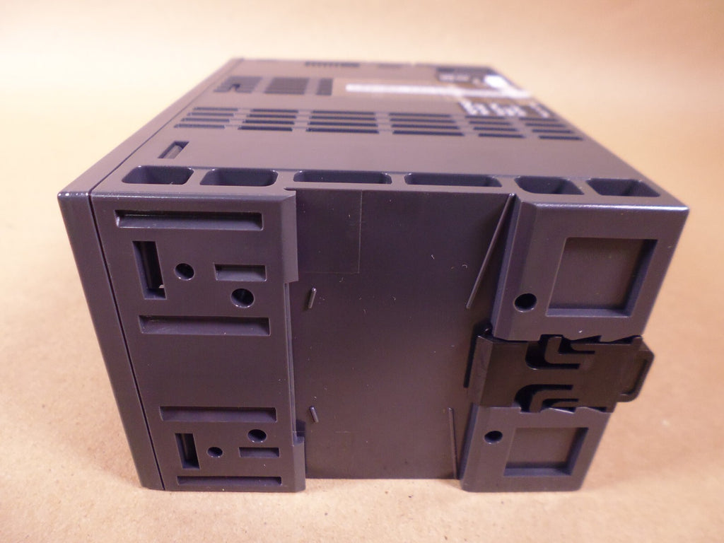 Keyence HI-04T Hybrid Inverter 200-240V – Royal Equipment